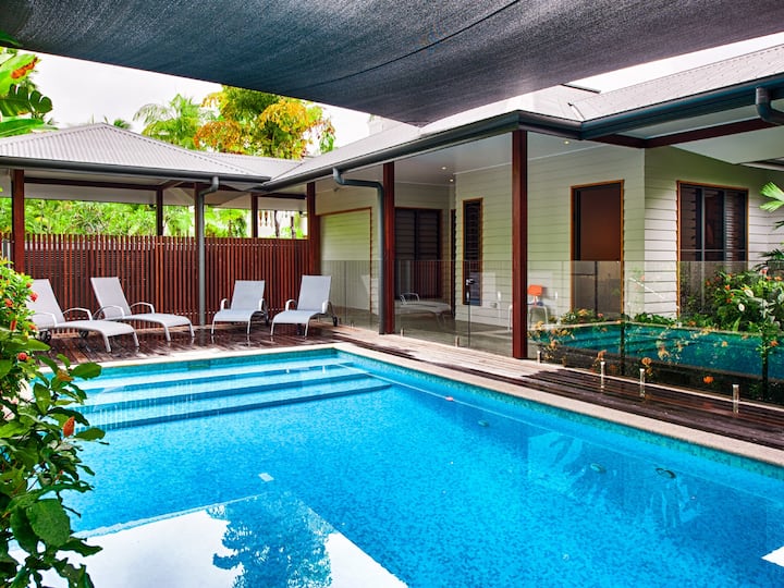 11 Sand Street - 5 Bedroom House By The Beach - Port Douglas
