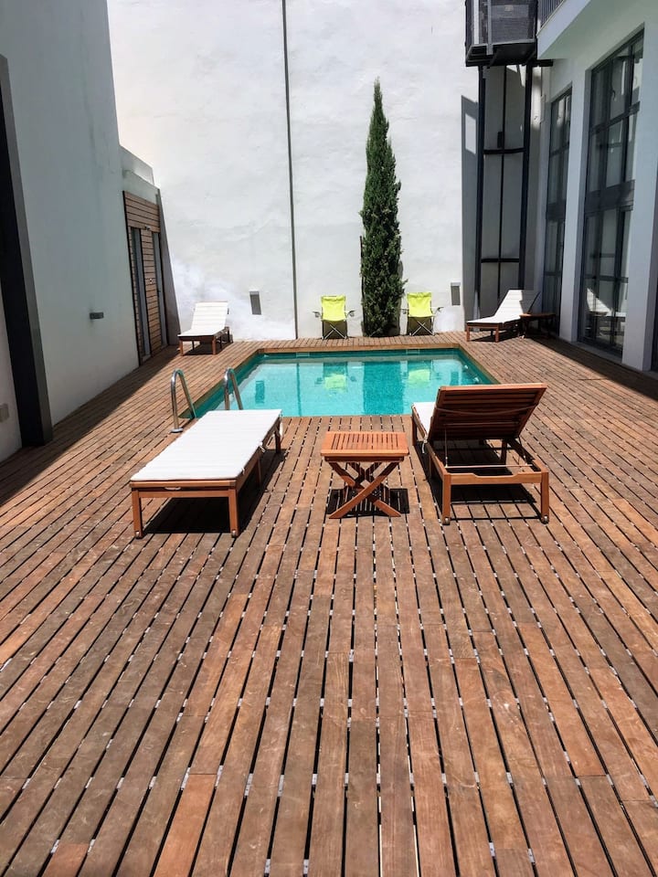 Piso Moderno Amplio Con Piscina. Centro Histórico. - Camas