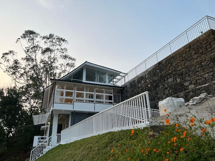 Vettoor Castle Stays - Kuttikkanam