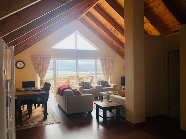 Home From Home Overlooking Walker Bay - Gansbaai