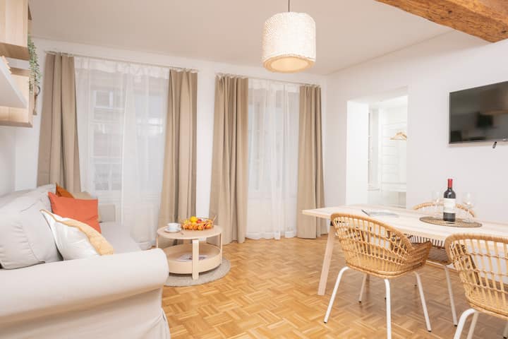 Zum Grazer Uhrturm - Graz