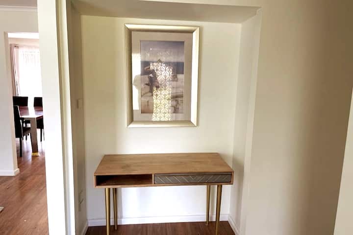 Spacious Family Home In Whittington - Geelong