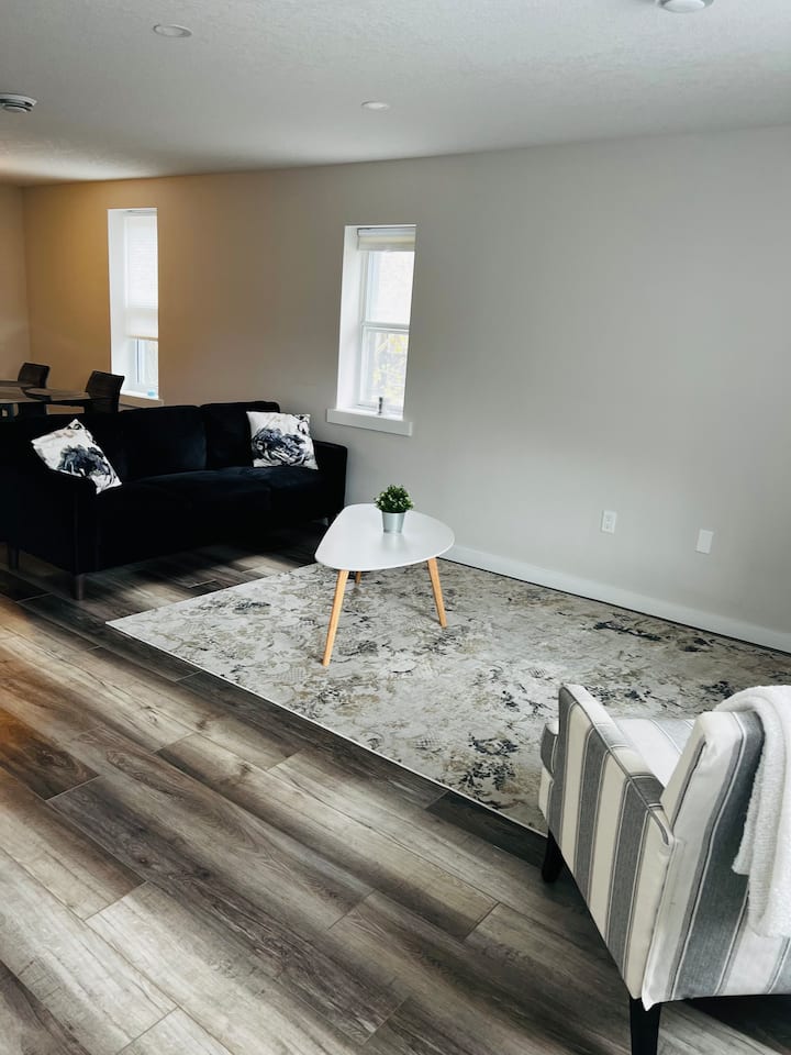 New Large And Bright 2 Bed/2bath With Parking. - Waterloo, Ontàrio, Canadà