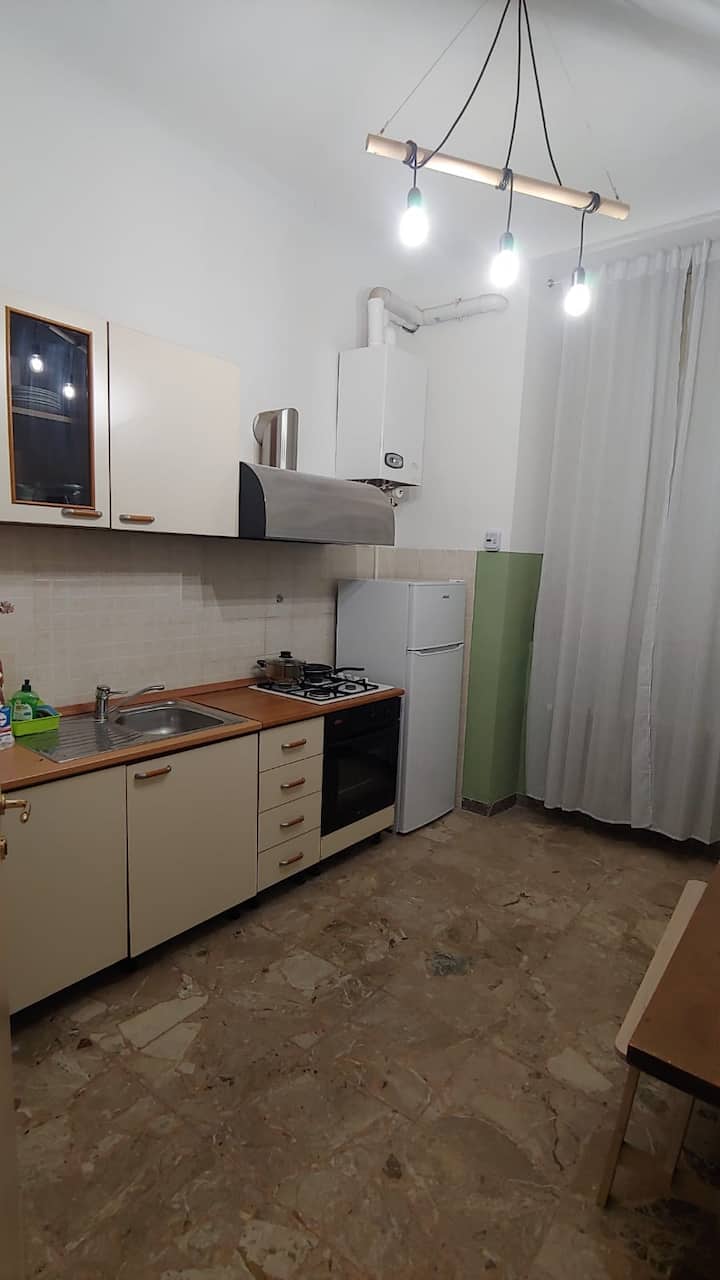 Stanza Amarelo- Firenze - Florenz