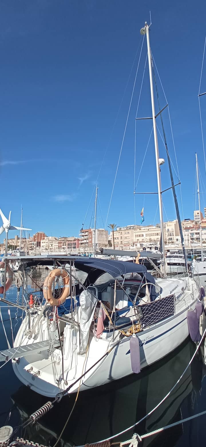 Precioso Barco En Puerto Del Masnou En El Maresme - Montmeló