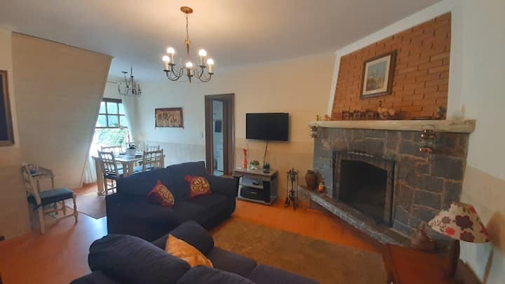 Apartamento à 300 Metros Do Centro Capivari - Campos do Jordão