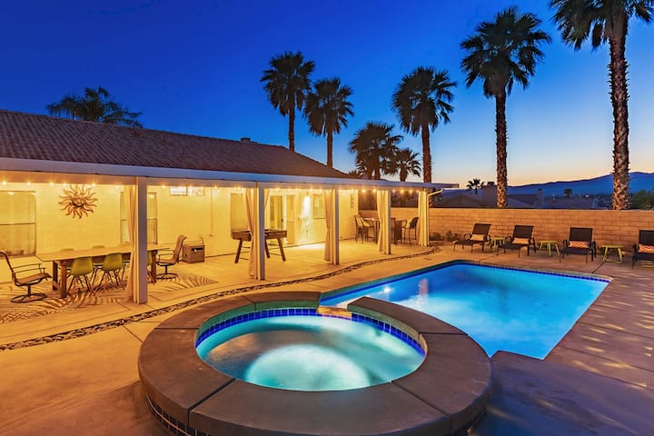 Desert Retreat:pool+spa,firepit,game Room,views! - Desert Hot Springs, CA