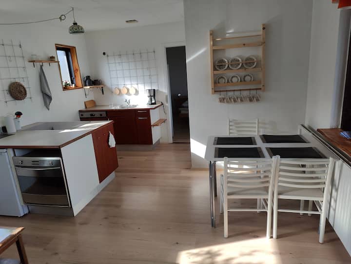 Simpel Lejlighed Tæt På Strand Og Fårup Sommerland - Blokhus