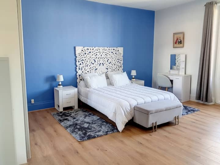 Superbe Vue, Spacieux, Lumineux, Chargé D'histoire - Vittel