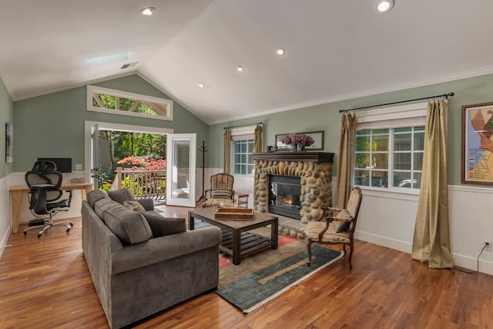 Otter House-2 Bed2 Bath Hot Tub Under The Redwoods - Cazadero, CA