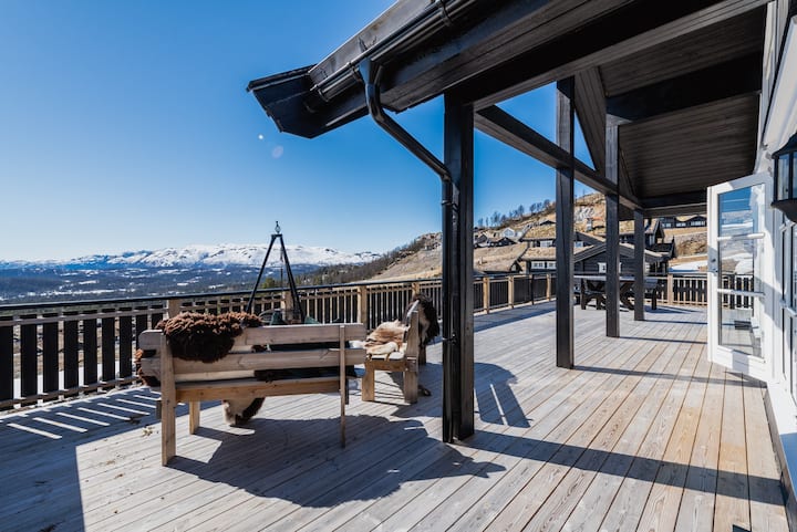 Innholdsrik Og Trivelig Hytte Med Ski In/out - Norway