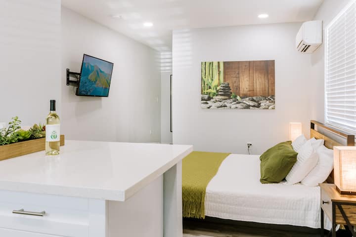 Cozy 2-guest | Central & Near Attractions- Beach - Miami