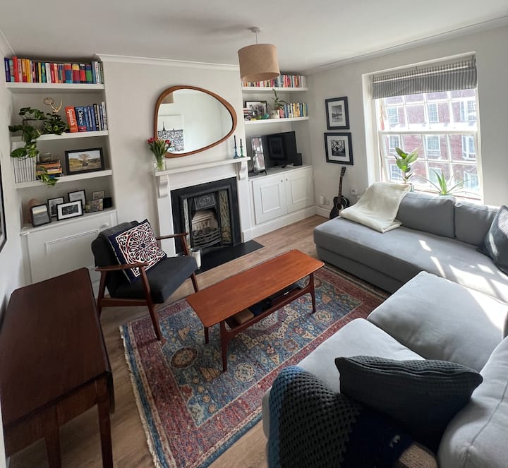 Lovely 2 Bedroom Flat In The Heart Of East London - Stamford Hill - London