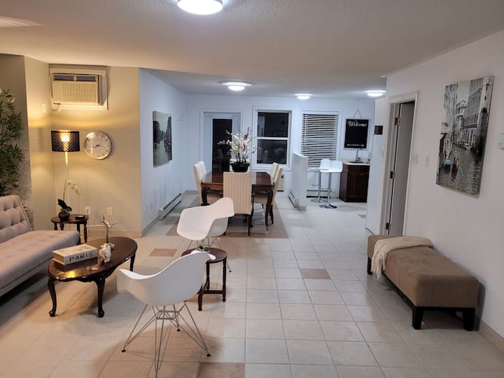 Spacious City Central Apartment On Quinpool Road - Halifax