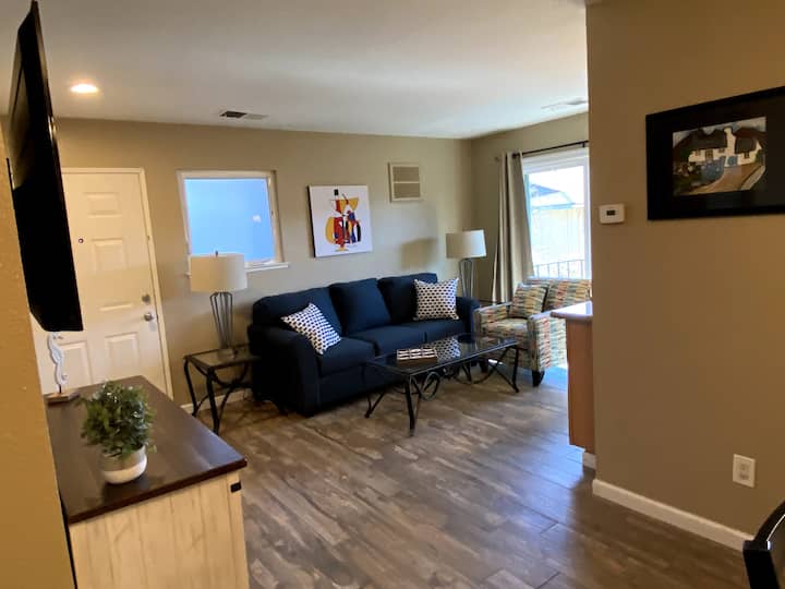 Mid Town Beauty 5 Of 8 Over 90% Of Guests Extend - Reno, NV