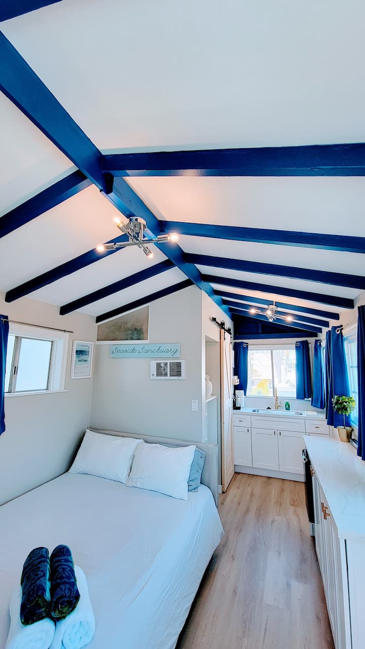 Seaside Sanctuary Studio With Shared Patio And Ac! - San Diego, CA
