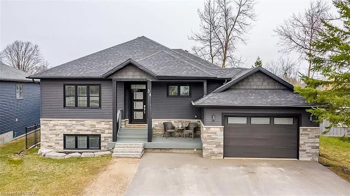 Home Away From Home In Wasaga Beach - Wasaga Beach