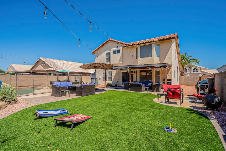 Desert Skies Home, Family Friendly Yard Pool - Glendale, AZ