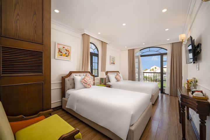Pool View Twin Room  & Private Balcony - Hội An