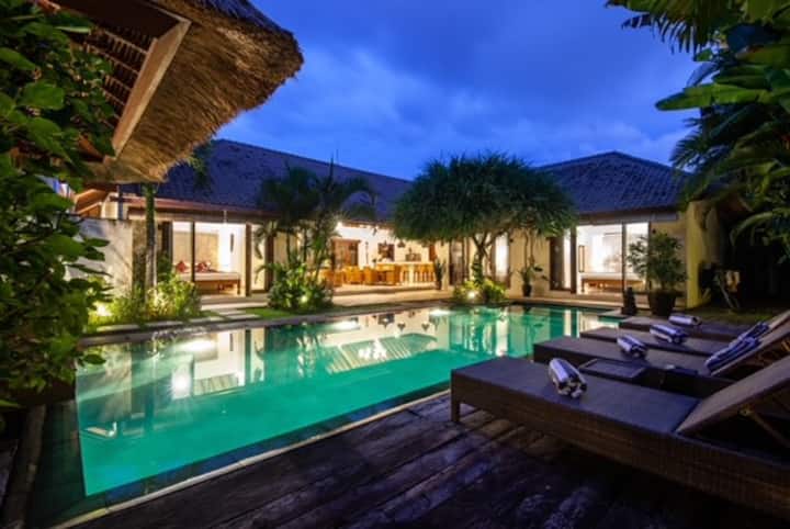 Canggu,belle Villa Santai , 3 Ch Piscine  Jacuzzi - Bali