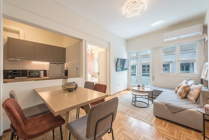 Veni Petraki 3bdr Apt - Athens
