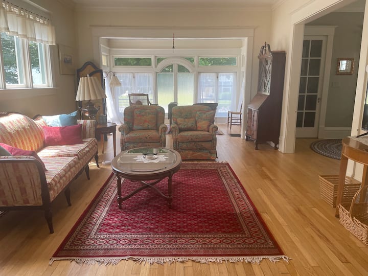 Light-filled, Historic Stunner In The Heart Of Gr. - Grand Rapids, MI