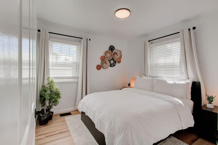 Cozy Clean Urban Indy Home - Indianapolis, IN