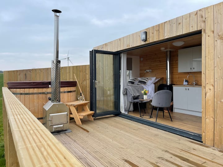Rosie’s Retreat, A Luxury Stay With Wood Fired Tub - Trematon Castle