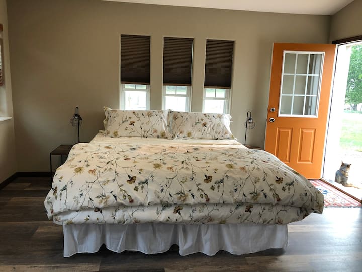 Private Clean, Cute And Cozy 1-bedroom Efficiency. - Dolores, CO