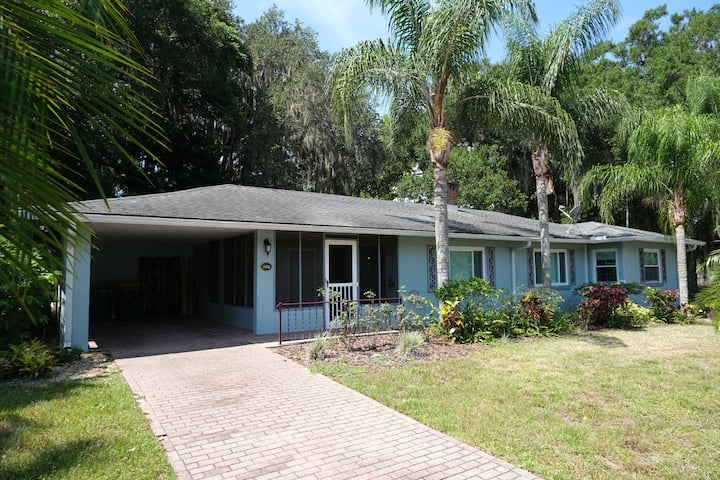 Beautiful Cottage In Historic Mt Dora - Mount Dora, FL