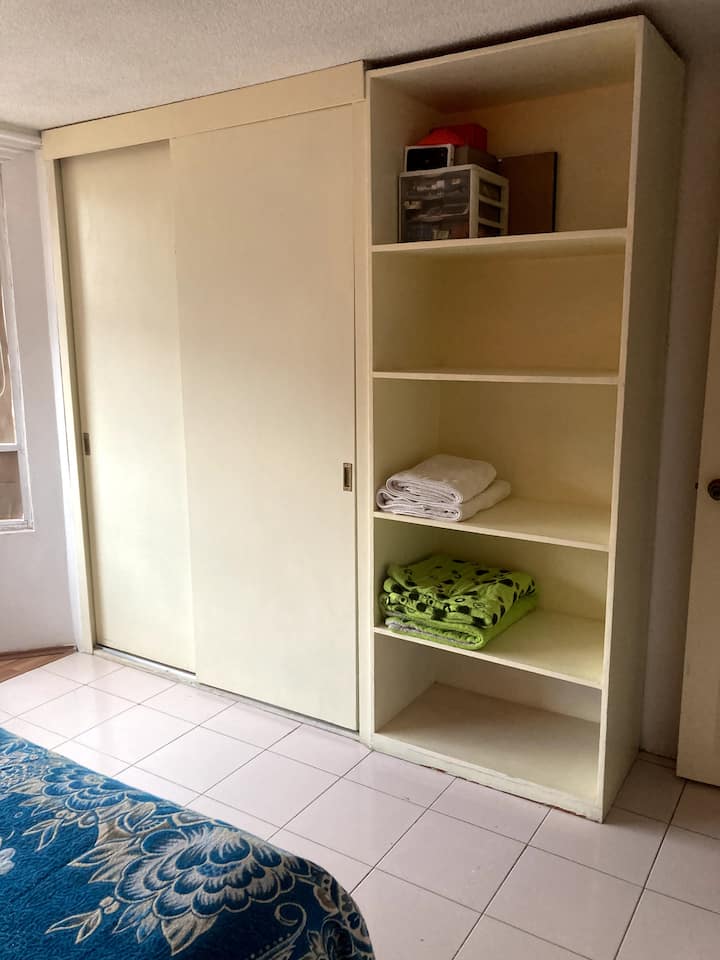 Casa Familiar, Con Habitación Y Baño Privado. - Benito Juarez