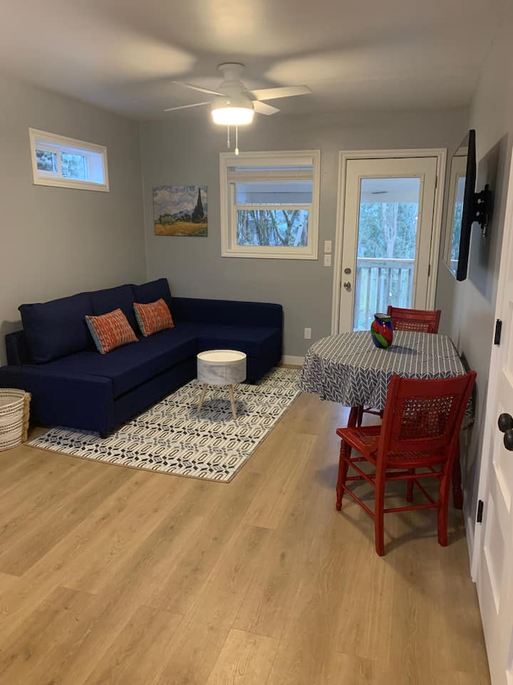 Charming Comfy Owner's Suite Close To Town - Silverton, OR