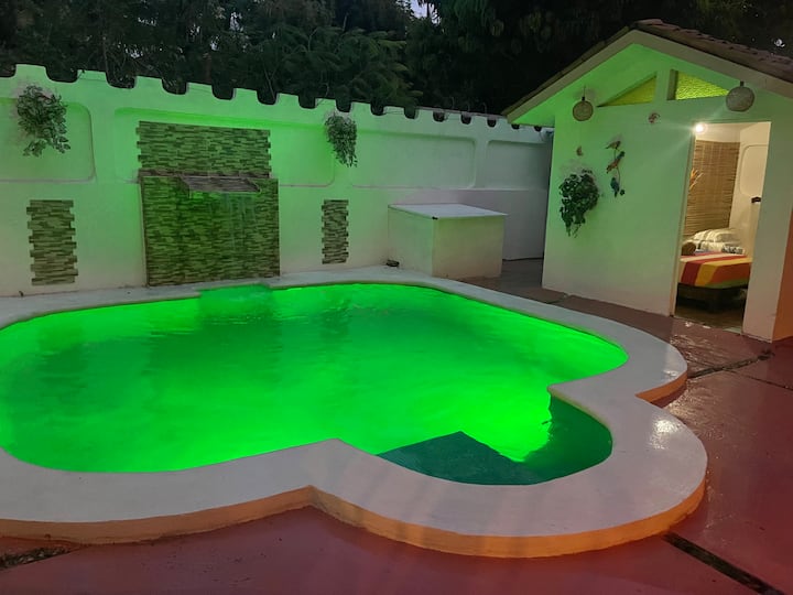Lugar Encantador Con Alberca Iluminada Y Cascada - Pie de la Cuesta