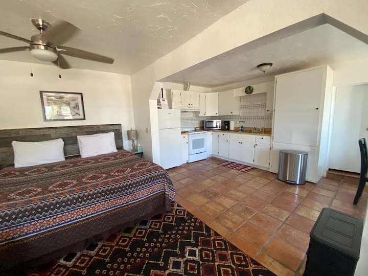 Jerome's Southwest Apt @ Million Dollar Views - Jerome, AZ