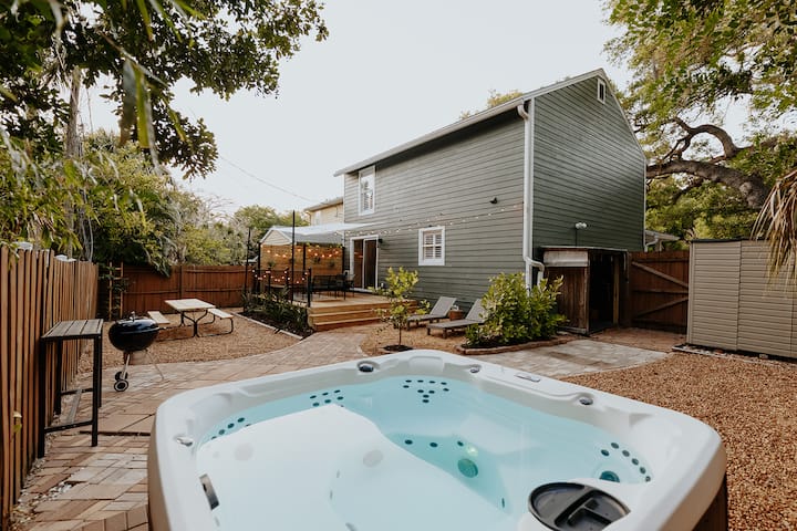 Arli Haus Elevated Getaway For The Modern Traveler - Sarasota, FL