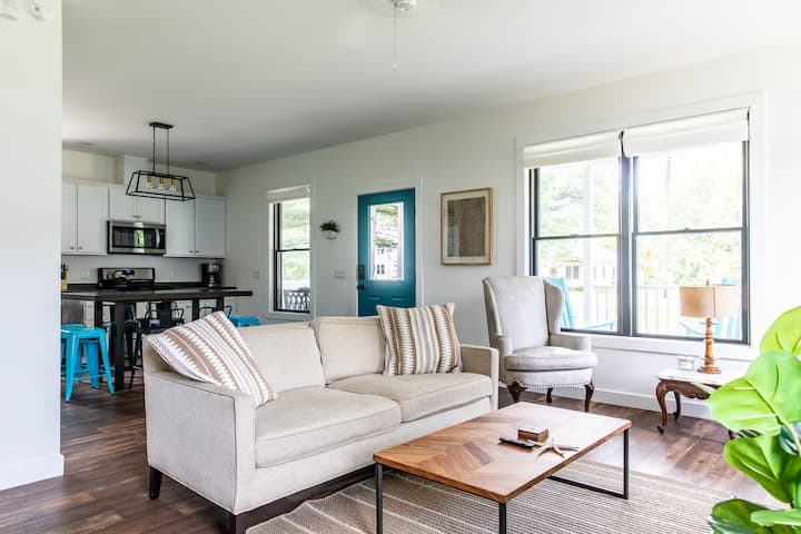 Walk To Beach/dining/drinks + Patio With Firepit! - Union Pier, MI