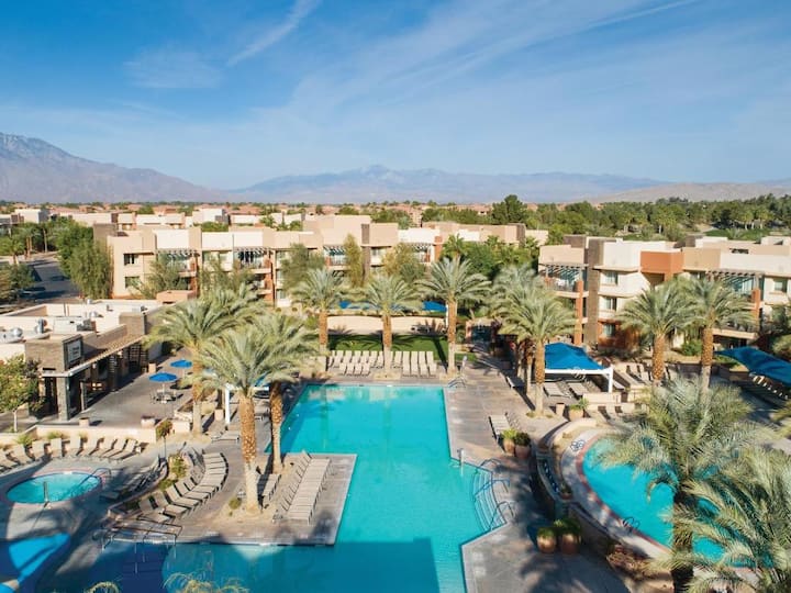 Luxurious 2 Bed, 2 Bath Villa - Palm Desert, CA