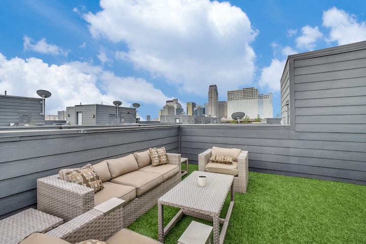 Skyline View Of Downtown Dallas 3 Story Home! - Dallas, TX