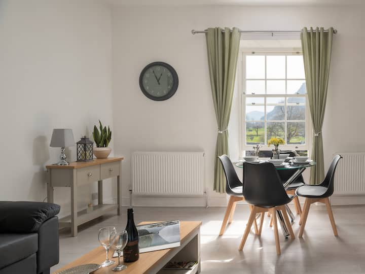 Beautiful 2 Bedroom Apartment In Llanrwst - Penrhyndeudraeth