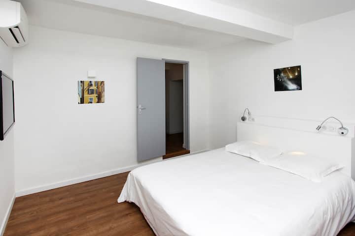 Studio Sur Cour 32m2 Calme, Vieux Centre Citadelle - Ajaccio