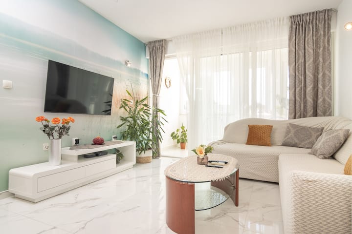 Beautiful Apartemnt In City Center Near The Beach - Split