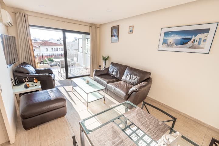 Modern 2-bedroom Apartment With Swimming Pool View - Paphos