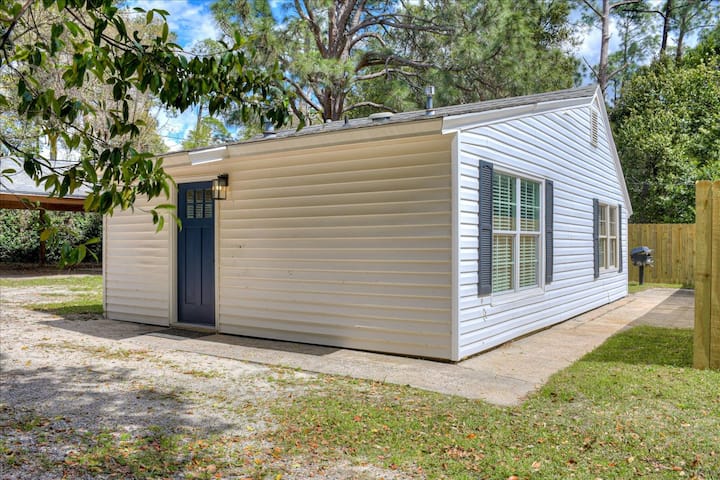 Cozy Guesthouse 1-bedroom - Wood Park, Augusta