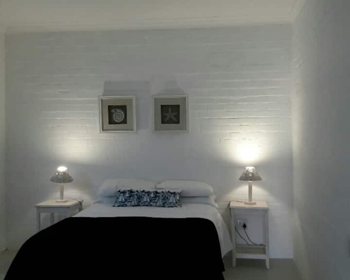 Adorable 2 Bedroom Guesthouse In The Westcoast - Velddrif
