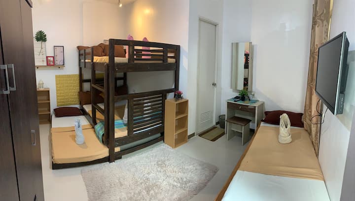 Standard Fam Room 4-6pax @Prim Travellers Inn Rm3 - Coron