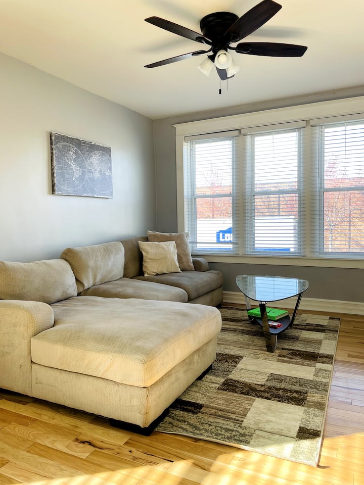 Spacious Apt In Heart Of Stl - Free Wifi & Parking - St. Louis, MO