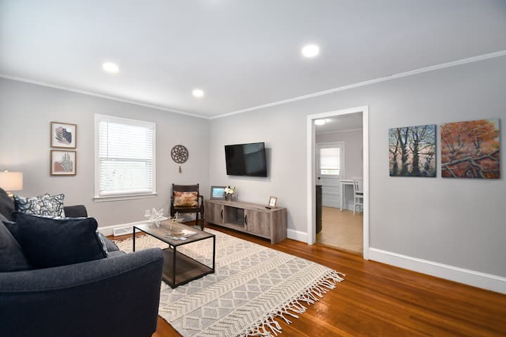Updated Charlotte Home - Great Location! - Charlotte, NC