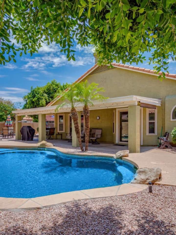 Beautiful Home With Pool Heat Included - Mesa, AZ