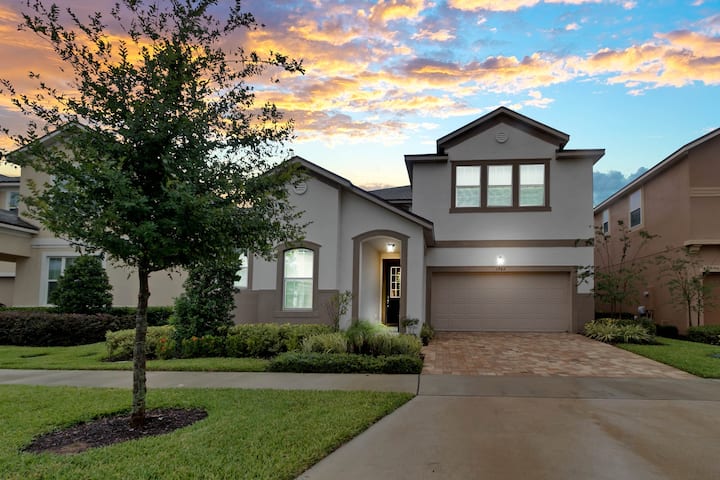 5 Bd /4.5 Ba Sleeps 12! Solara Resort (1760 Sp) - Lake Buena Vista
