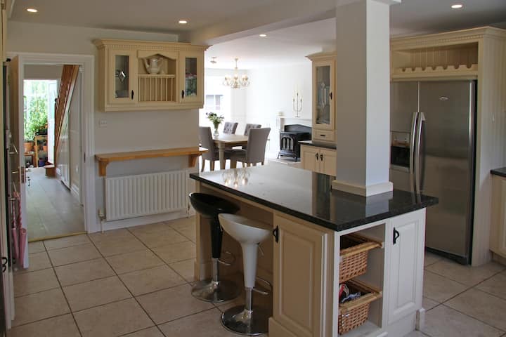 3br/3bed Bright And Spacious Home In Cork City - Cork (Írország)